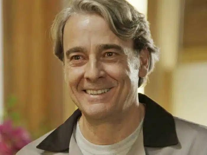 Aparício se emociona ao reencontrar grande amor do passado em Haja Coração