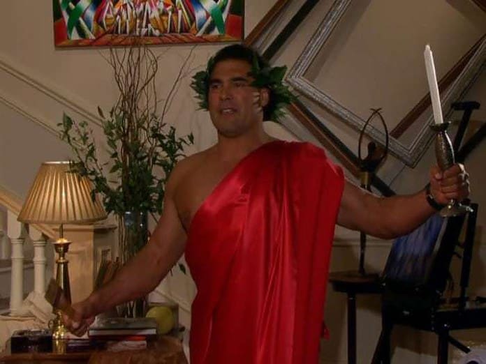 José Ângelo faz alegria de Vitória, ele a deixa pintá-lo em Amores ...