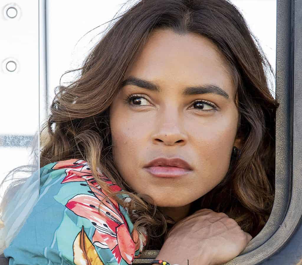 Afinal, Brisa morre linchada em Travessia? Veja o que acontece com a ...