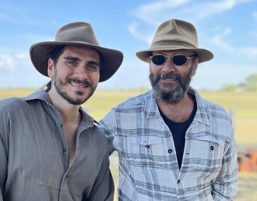 Gabriel Sater lança “Voa Vagalume” em primeira parceria com Almir Sater