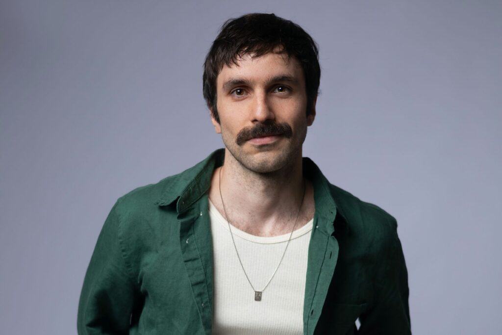 Lucas Drummond brilha com novos projetos incríveis no teatro, cinema e ...