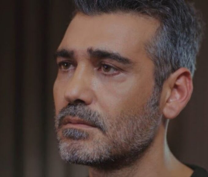 Agatha planeja matar Angelina usando seus chás venenosos em Terra e Paixão